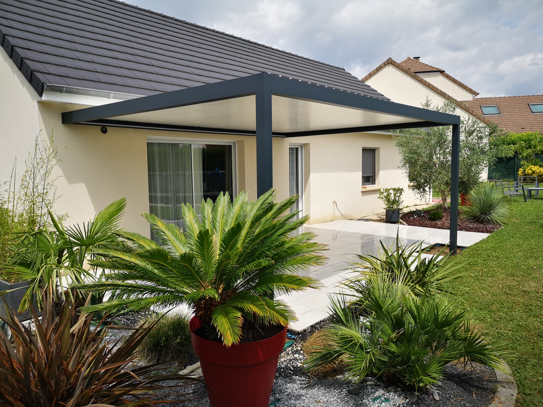 VISION 180 Pergola bioclimatique | Vision d'Extérieurs®